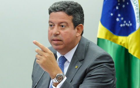 Arthur Lira disputa presidência da Comissão de Orçamento da Câmara ...